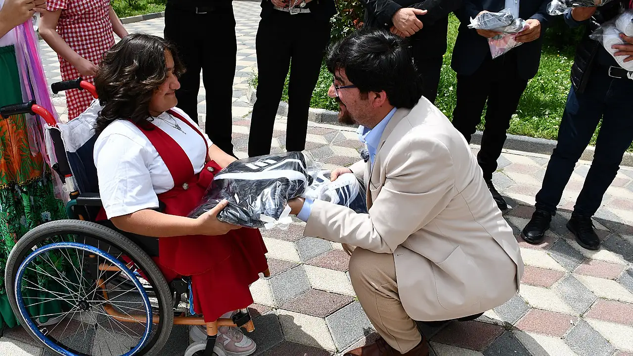 Gönül Gözü, yüzleri güldürdü