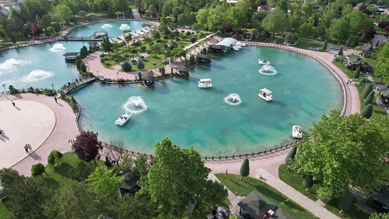 Konyalılar, sıcak havada parklara akın etti